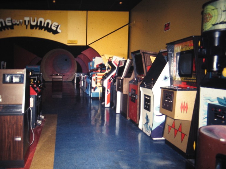 Time-Out Arcade: Amazing Classic Arcade Pictures – The Arcade Blogger
